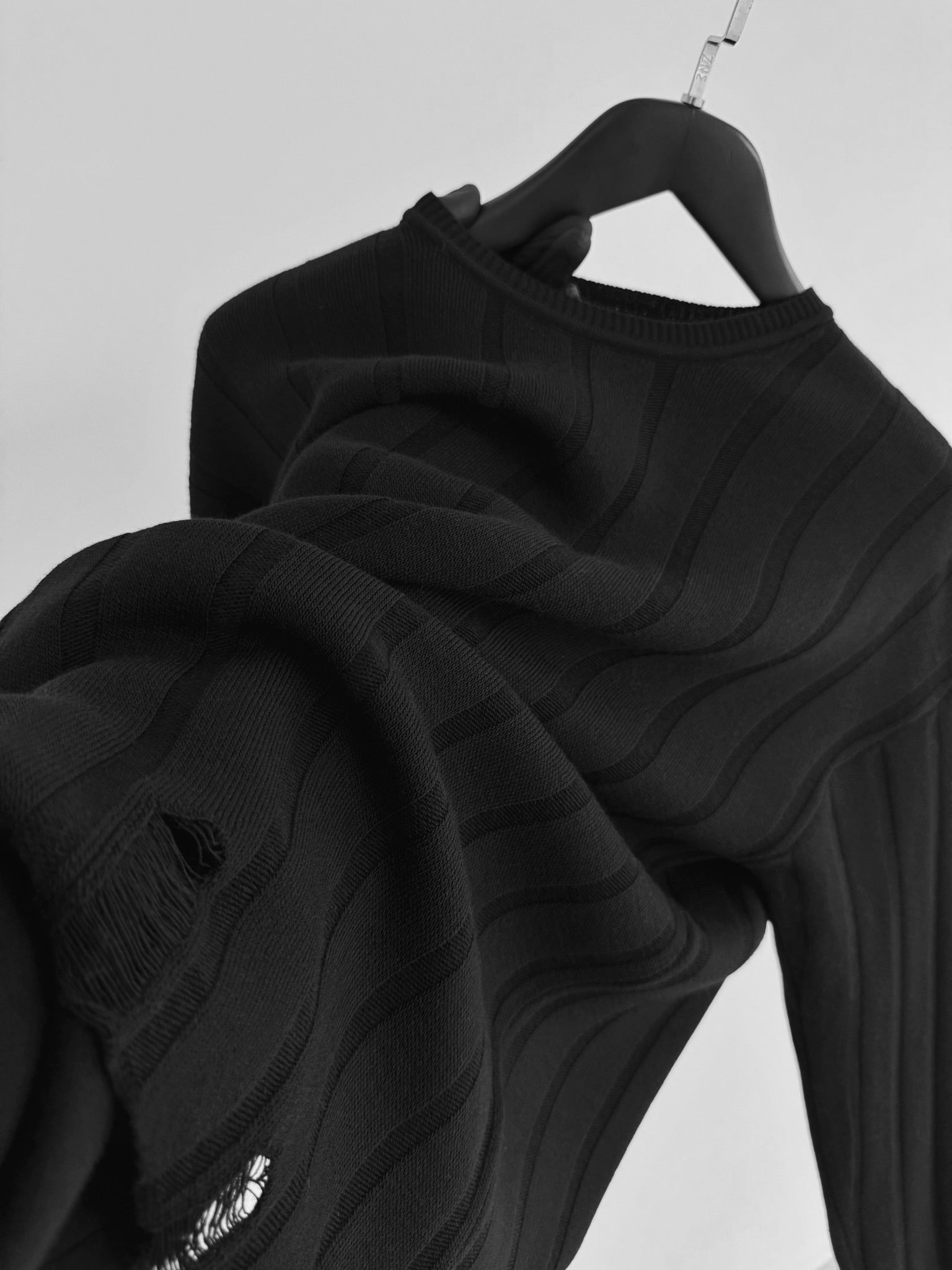 Loose Fit Knit Striped Torn Sweater - Black – Kleidermafia
